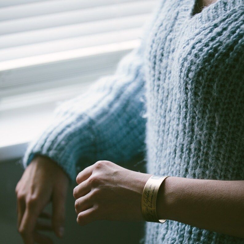 23 Adorable And Quirky Ways To Wear Your Favorite Book