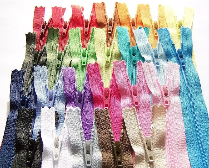 SALE 25 Assorted 9 and 10 Inch Zippers Red Orange Yellow Green - Etsy