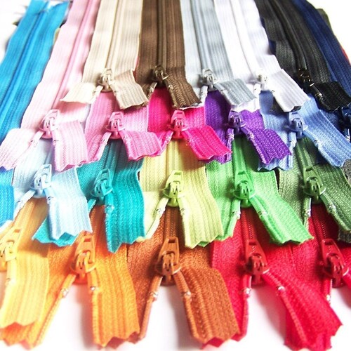 SALE 25 Assorted 9 and 10 Inch Zippers Red Orange Yellow Green - Etsy