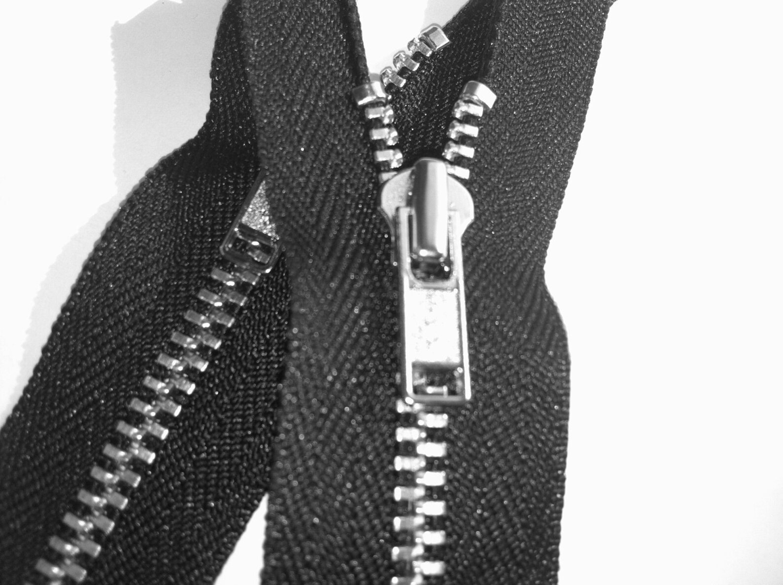 Metal Zippers- YKK #4.5 Standard Pull Nickel Zippers- Black 580 ...