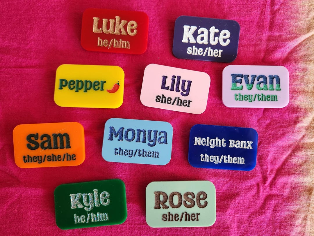 Personalized Name and Pronoun Badge - Colors - Magnet or Pin - Etsy