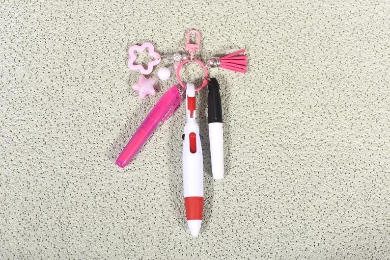 Mini Pen Keychain Set for Nurse, Pen Bag Charm, Cute Badge Reel ...