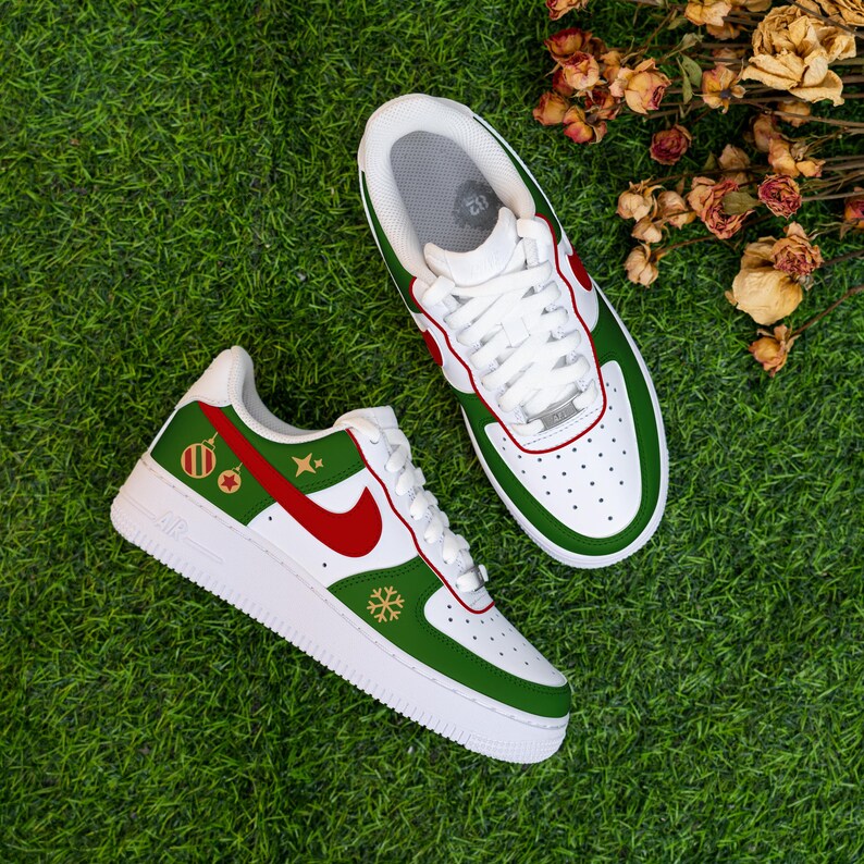 Custom Christmas Air Force 1 Hand Painted Christmas Ball AF1 Sneakers ...