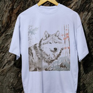 Vintage Style Wolf Shirt, Grey Wolf Graphic Tee, Retro Wolf Tshirt ...
