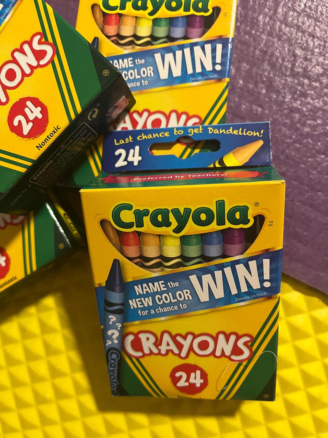 Discontinued Unused Crayola Crayon Box of 24 With Original Dandelion ...
