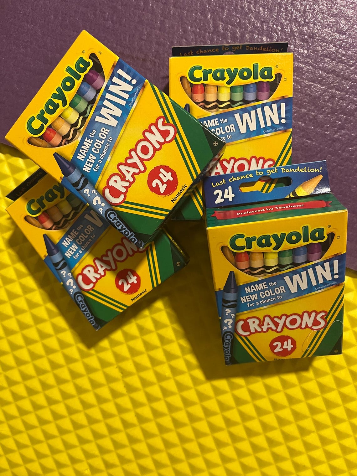 Discontinued Unused Crayola Crayon Box of 24 With Original Dandelion ...