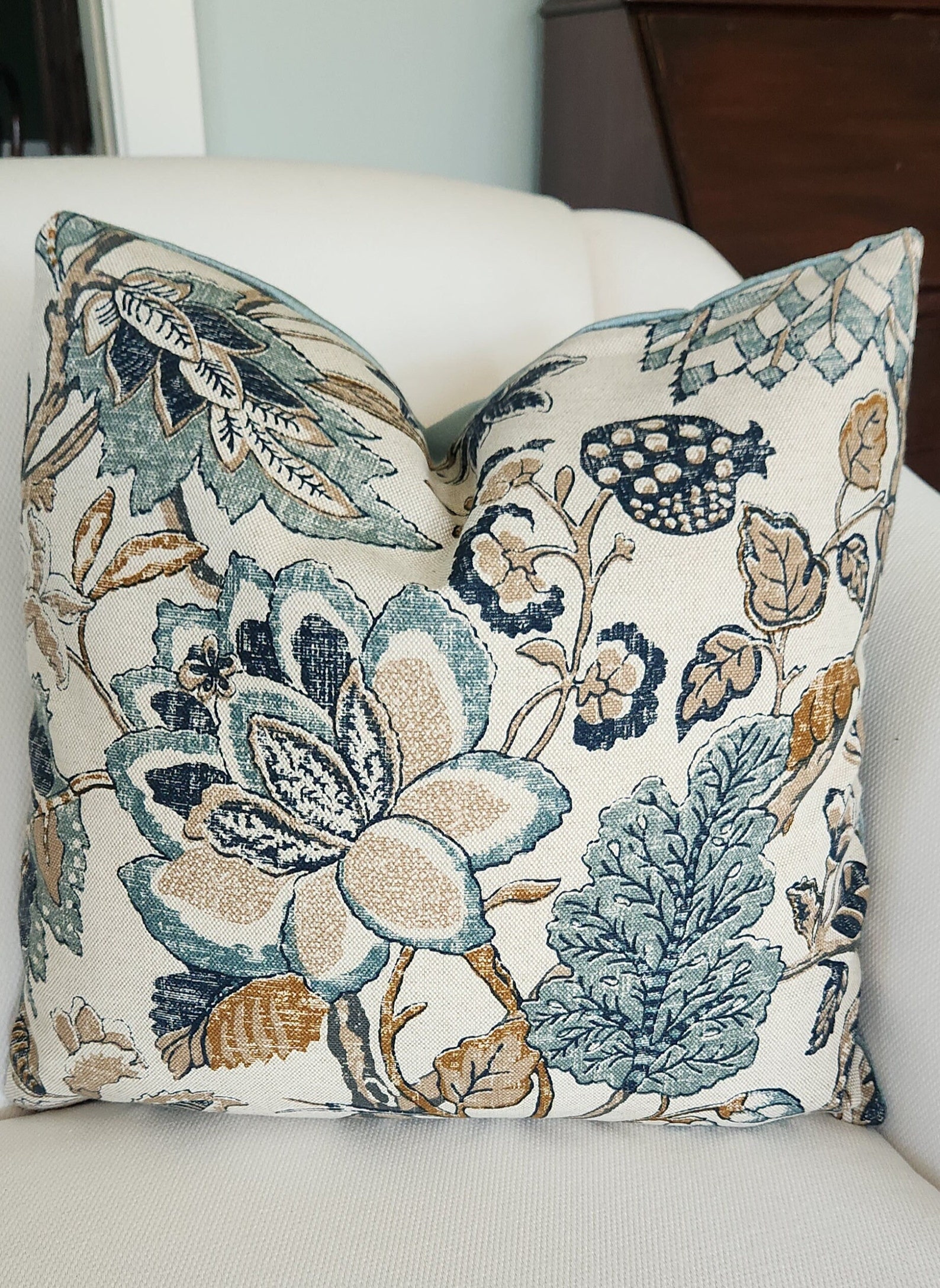 Rainforest Green and Beige Floral Linen-weave Pillow Cover W/ Plush ...