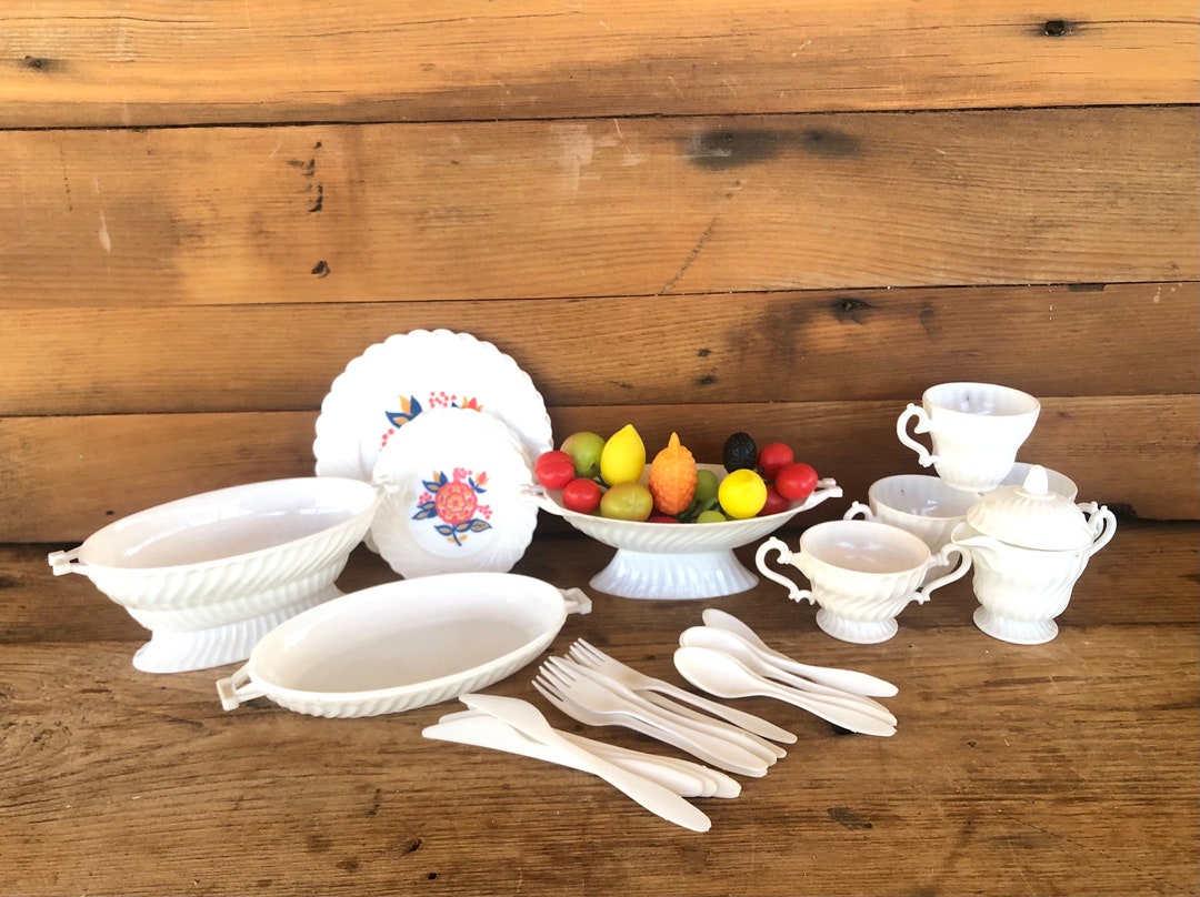 Toy Doll Dishes - Plastic Place Settings and Serving Dishes - Kitchen ...