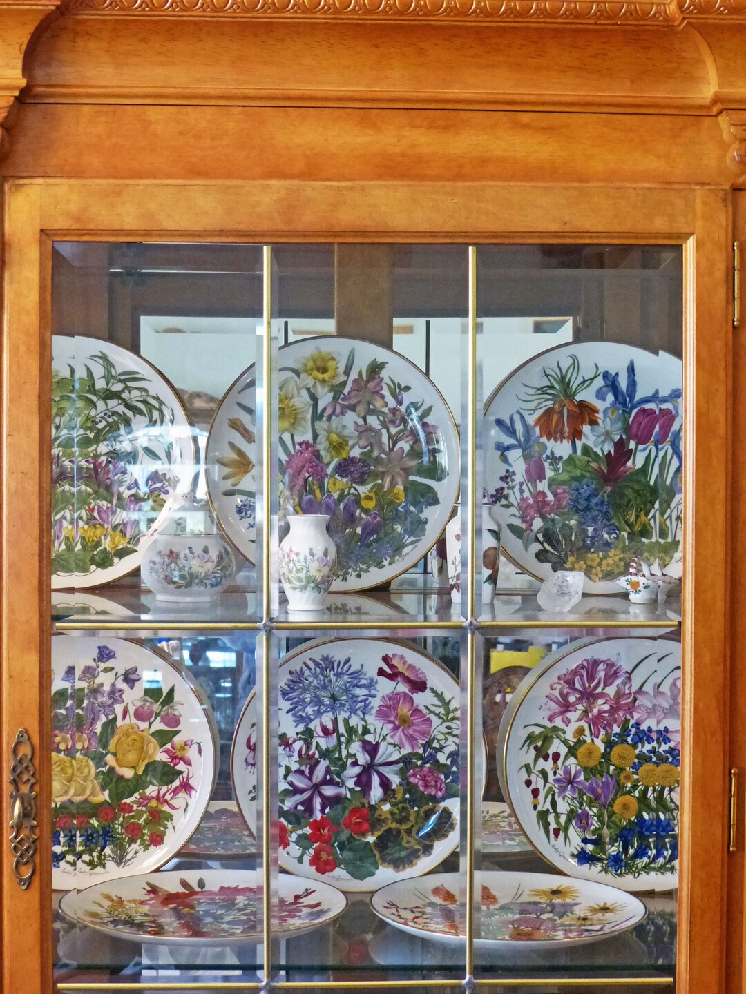 Vintage Flowers of the Month Plate Collection - Complete Set of 12 ...