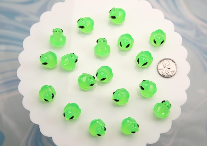 Mini Alien Ducks - 20mm Little Miniature Aliens Rubber Ducky Flatback ...
