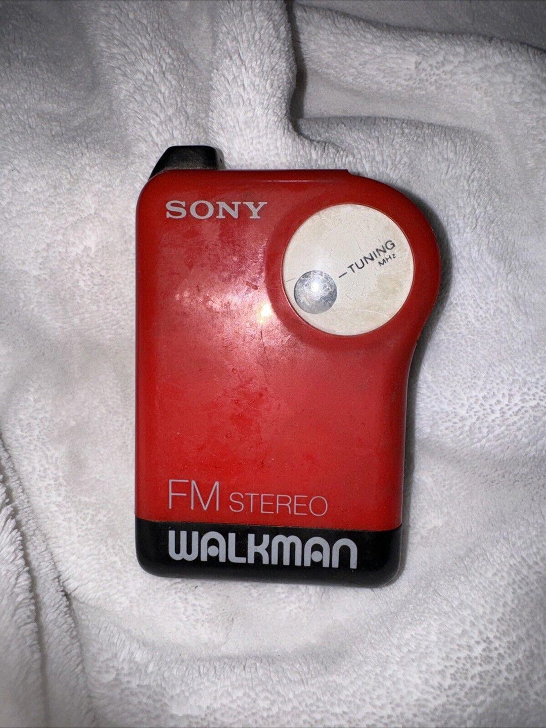 Vintage Sony FM Stereo Walkman Red and Black. Belt Clip S5 Needs Repair ...