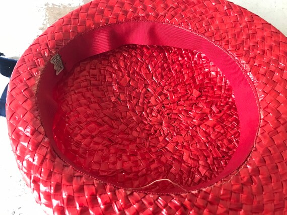 1940s “Minnie” red straw toque hat with navy blue vel… - Gem