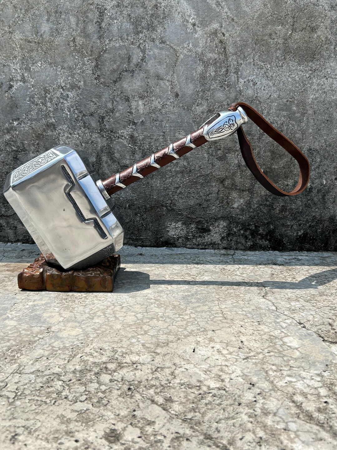 Thor Mjolnir Hammer With Standing Base Avengers Movie Character Weapons ...