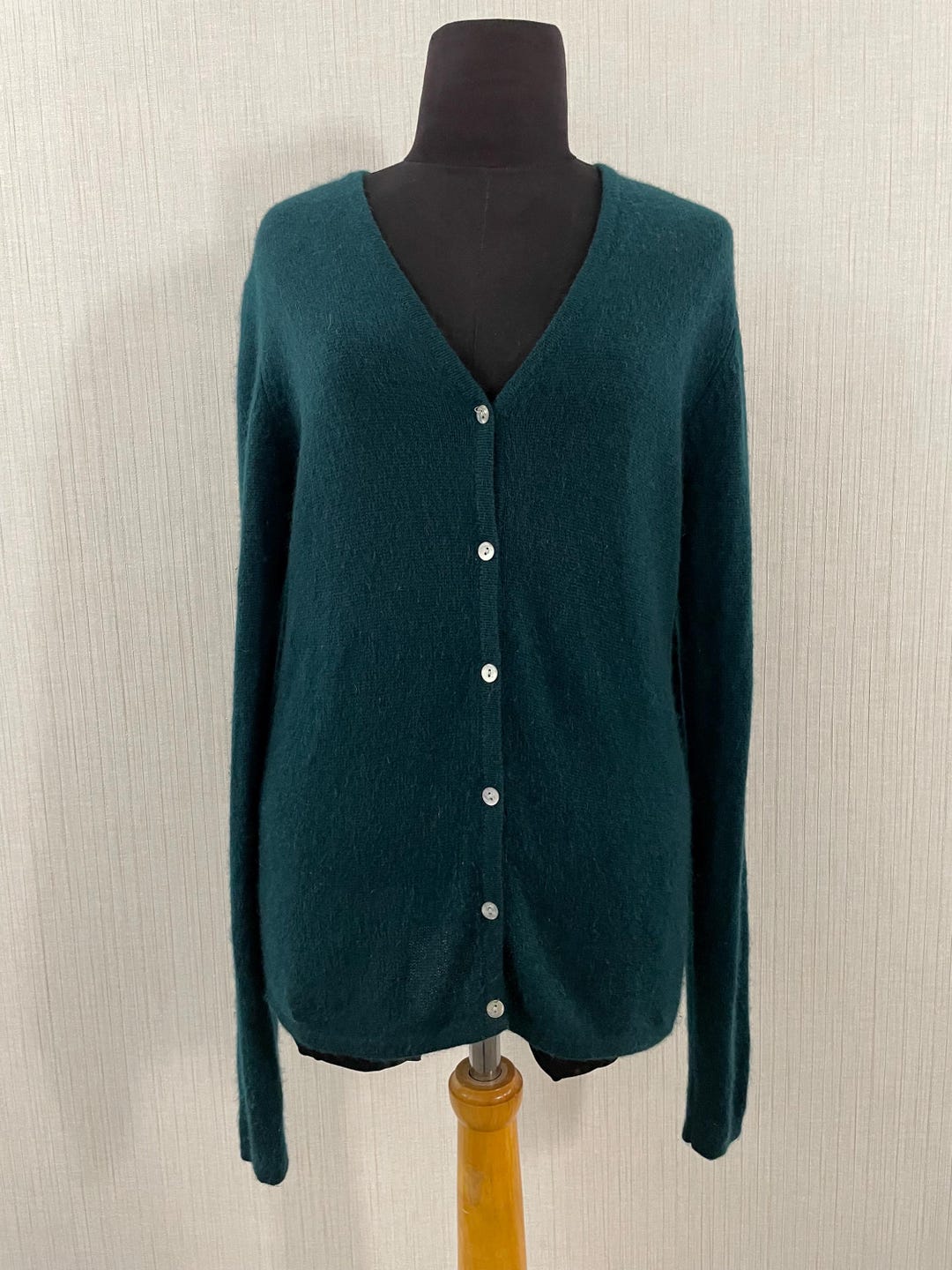 Vintage Modern Luxury Deep Green Deep V Button Front Cashmere Cardigan ...