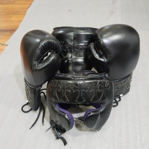 Custom Black Leather Boxing Gear Set With Chrome Heart Cross Stitching ...