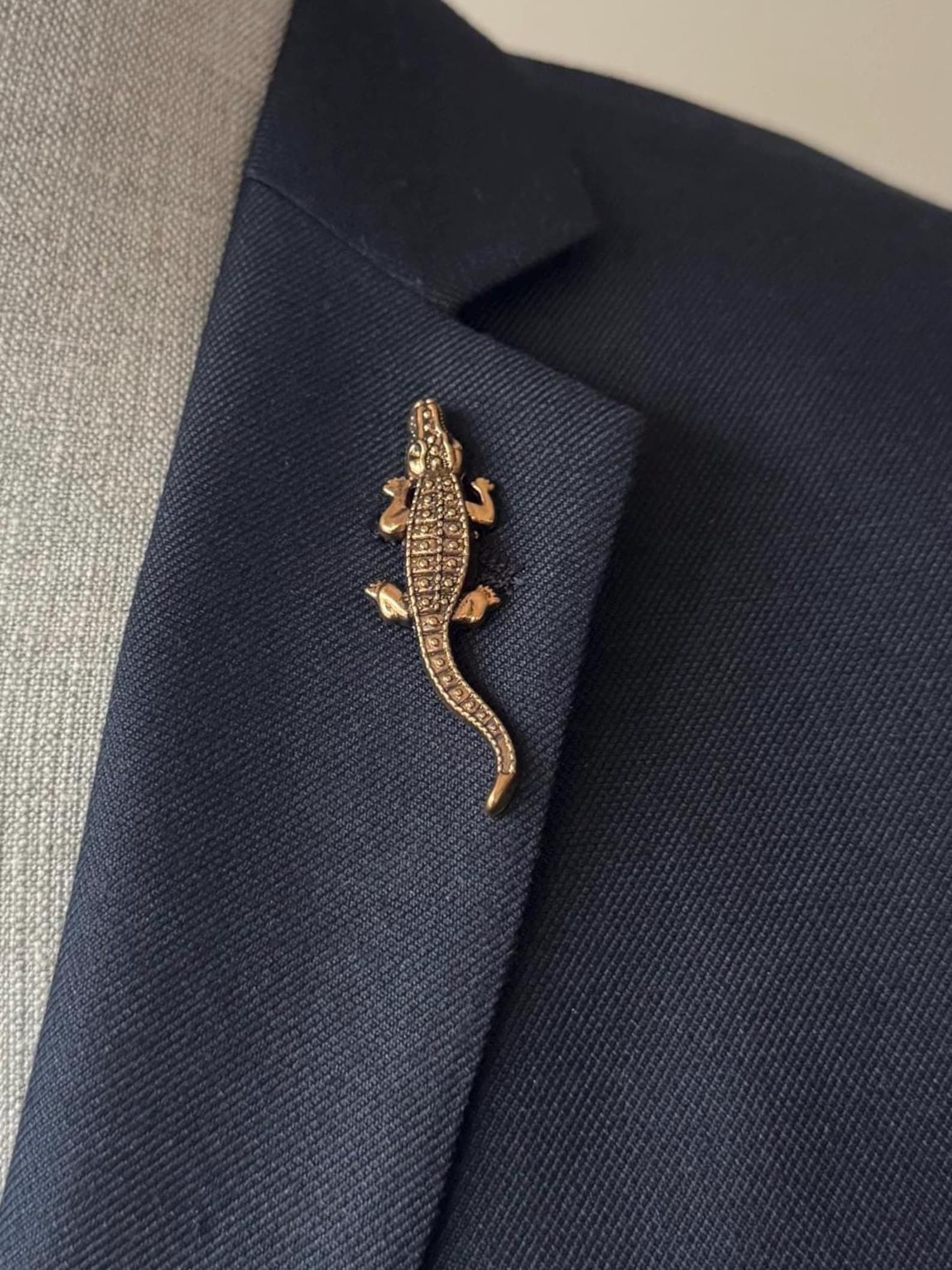 Elegant Alligator Lapel Pin for Men Women, Animal Brooch, Women ...