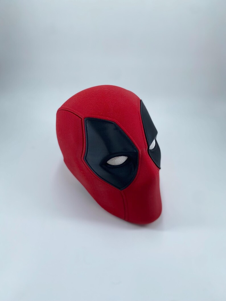 The 3D Printed Magnetic Deadpool Mask Was Created Especially for Fans ...