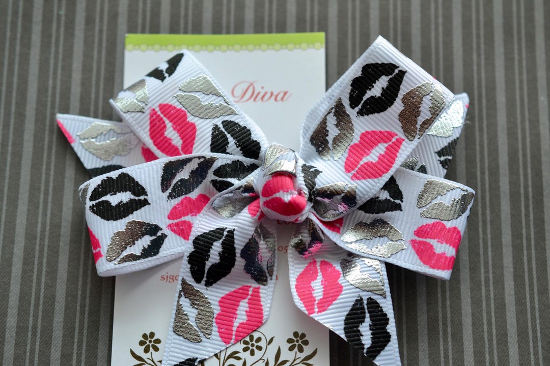 Electric Kiss on White Classic Diva Bow - Etsy