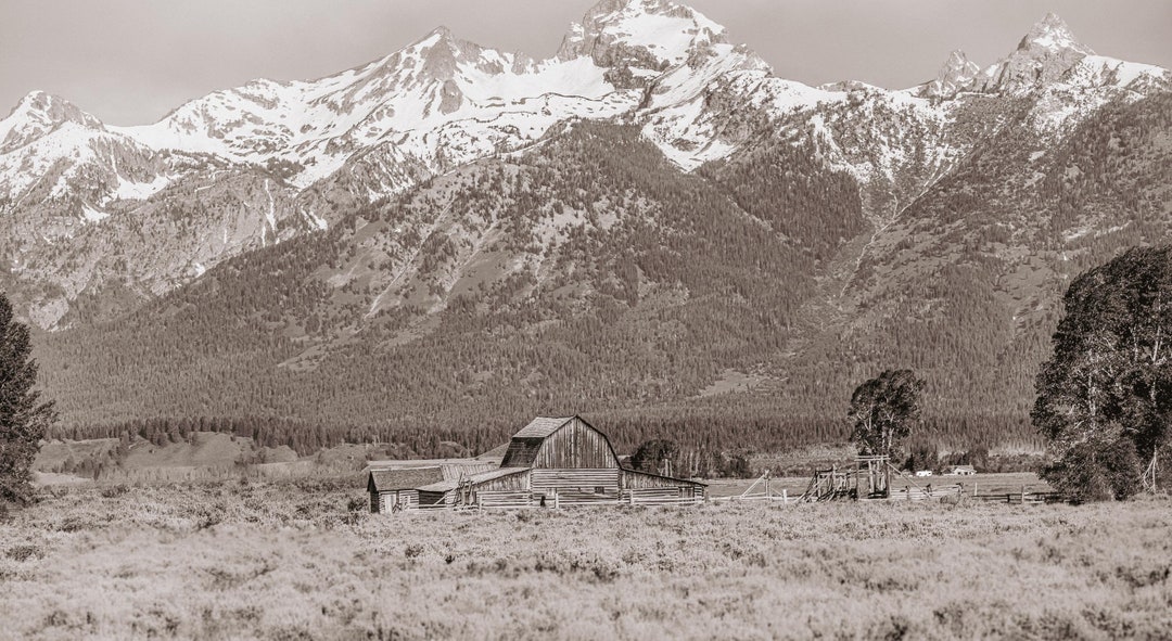 Rocky Mountains Barn, Southern Colorado Old Barn, Old Barn in Colorado ...