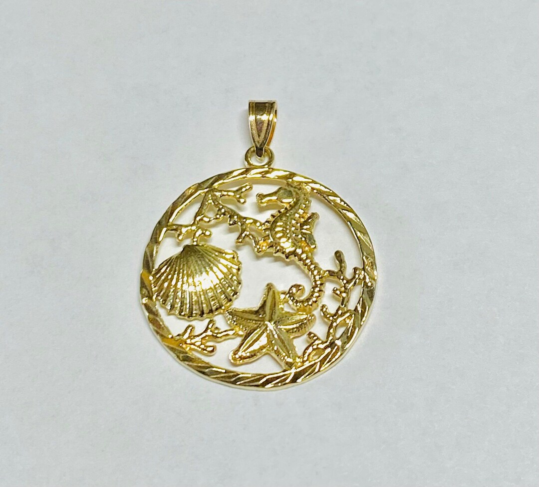 10 Karat Yellow Gold Seahorse, Starfish and Shell Sea Life Pendant - Etsy