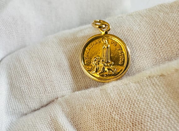 18 Karat Yellow Gold Our Lady of Fatima Double Sided … - Gem