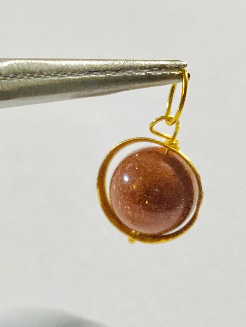 14 Karat Yellow Gold Goldstone Venturina Spinner Bead Circle Charm 4mm ...