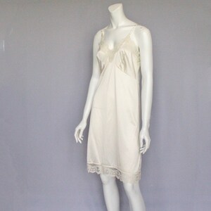 Vintage Beige Full Slip With Lace Trim / Sliperfection / Size 34 ...