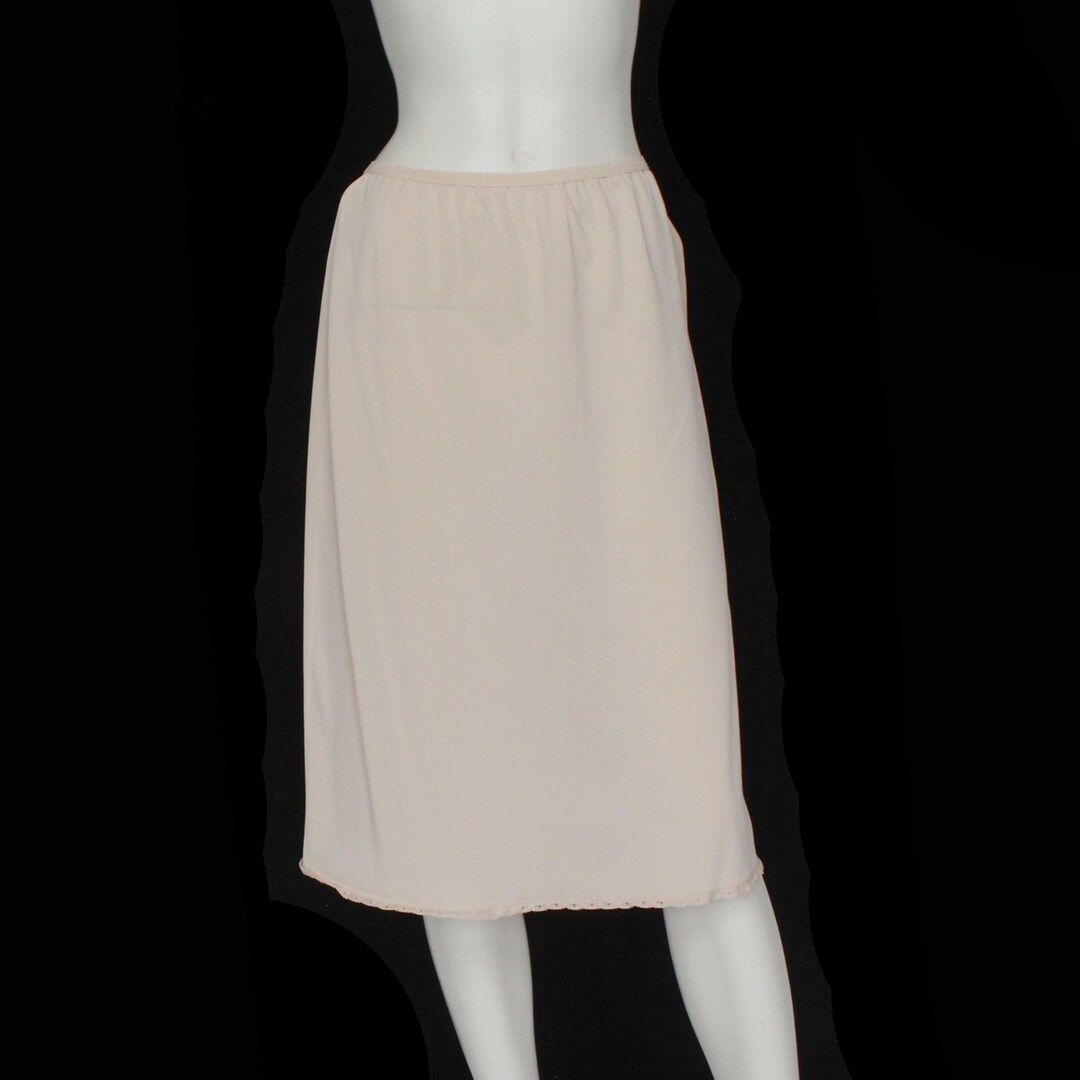Beige Half Slip With Narrow Lace at Hem / Shadowline / Vintage Short ...
