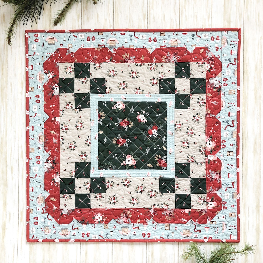 Pattern: Scalloped Frame Table Topper PDF - Etsy