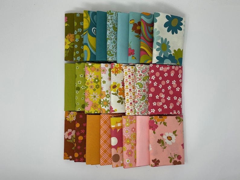 Moda, Happy Daze by Chloe's Closet, 25 Piece Fat Quarter Bundle - Etsy