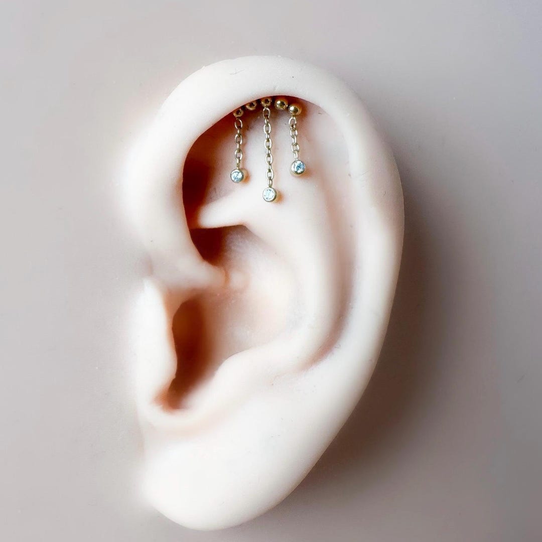 16g Dainty Titanium Hidden Helix Diamond CZ Tassel, Flat Piercing ...