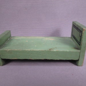 Vintage Dollhouse Furniture - Jaymar Happy Hour Green Bed - 3/4" Scale ...