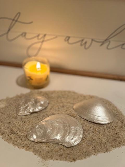 Decoupaged Clam and Oyster Shells Set of 3 (approx 2 1/2 to 3 Inches ...