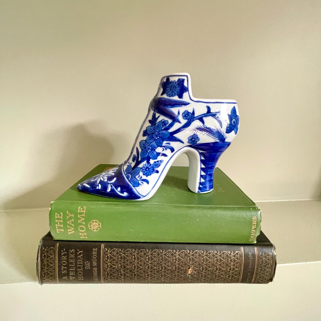 Vintage Chinoiserie Shoe Figurine. Porcelain Delft High Heel Shoe. Blue ...