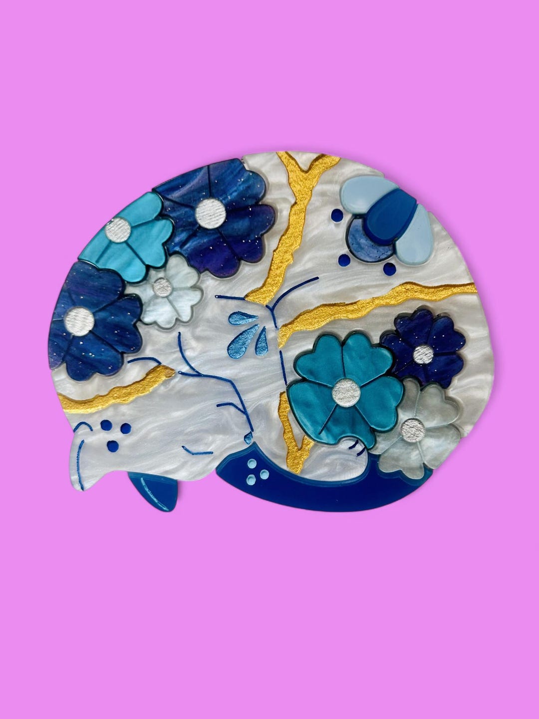 PORCELAIN ANIMALS COLLECTION - White Marble Kintsugi Balled up Cat ...