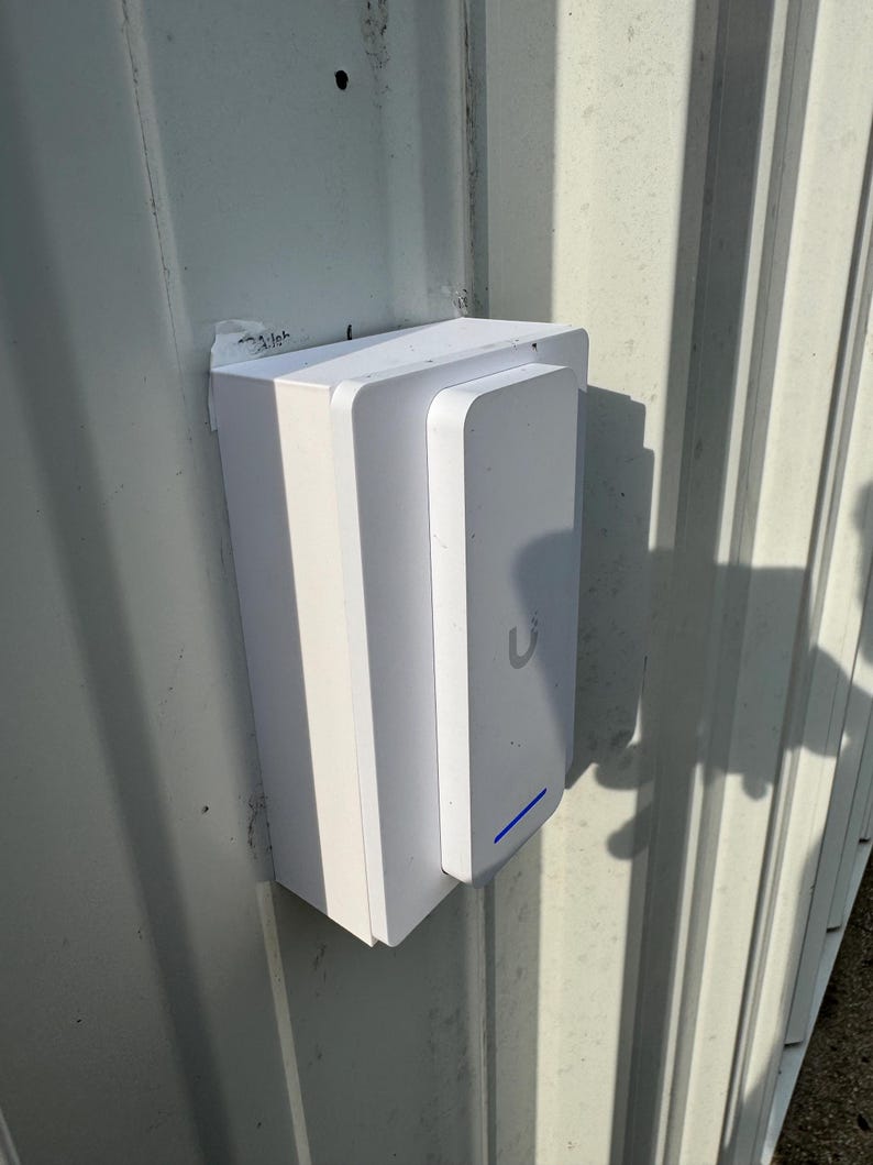 Unifi Access Reader Enclosure: Weather-resistant Mount, Ultra G2/G3 ...
