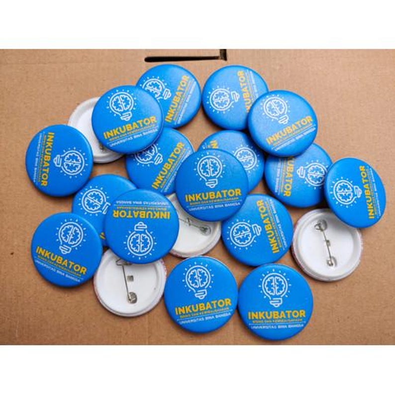 Design Pin Custom - Etsy