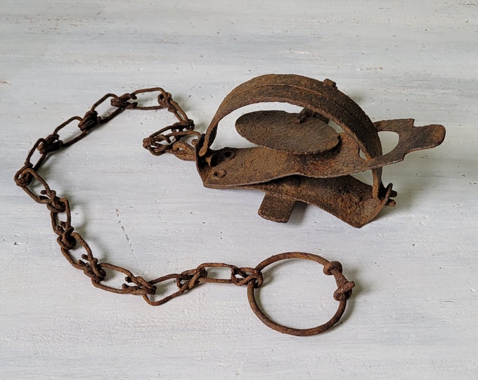 Antique Rusty Metal Hunter's Trap With Chain Salvage Primitive - Etsy