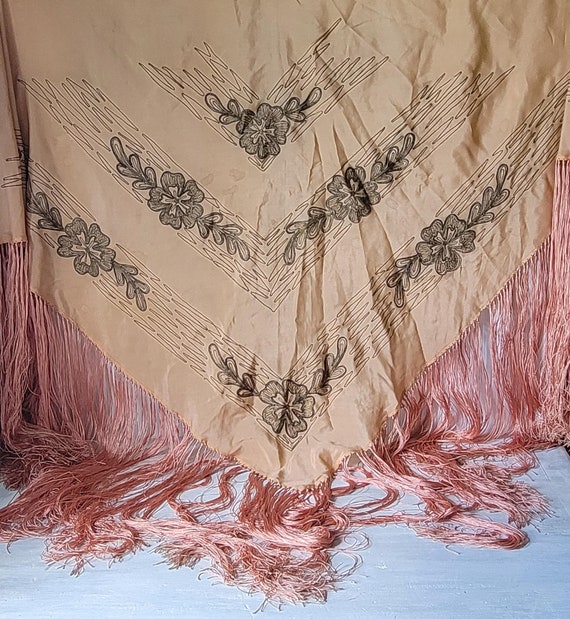 Antique 1900's Hand Embroidered Canton Silk Floral Me… - Gem