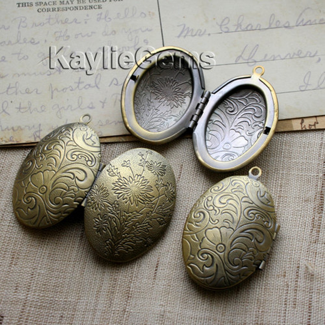 2 Sided Victorian Pattern Oval Locket New Style SILVERISH Antique Brass ...