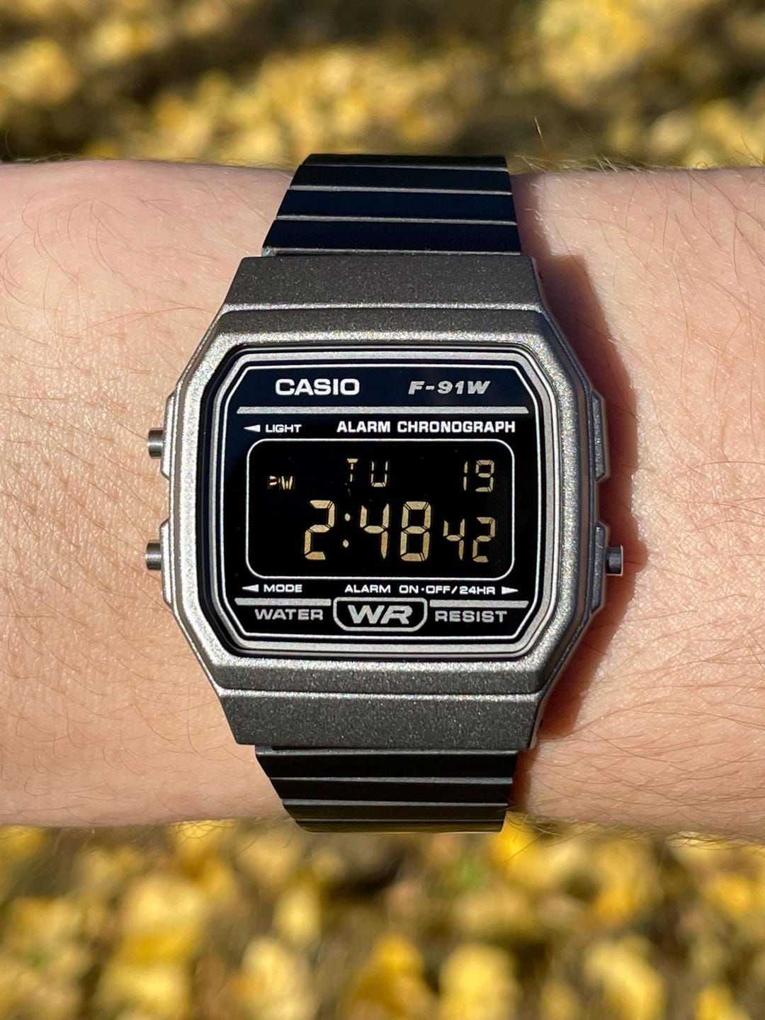 New Colorways! Custom Casio F-91W With Negative Display and Metal Band Mod With Custom Case - Etsy