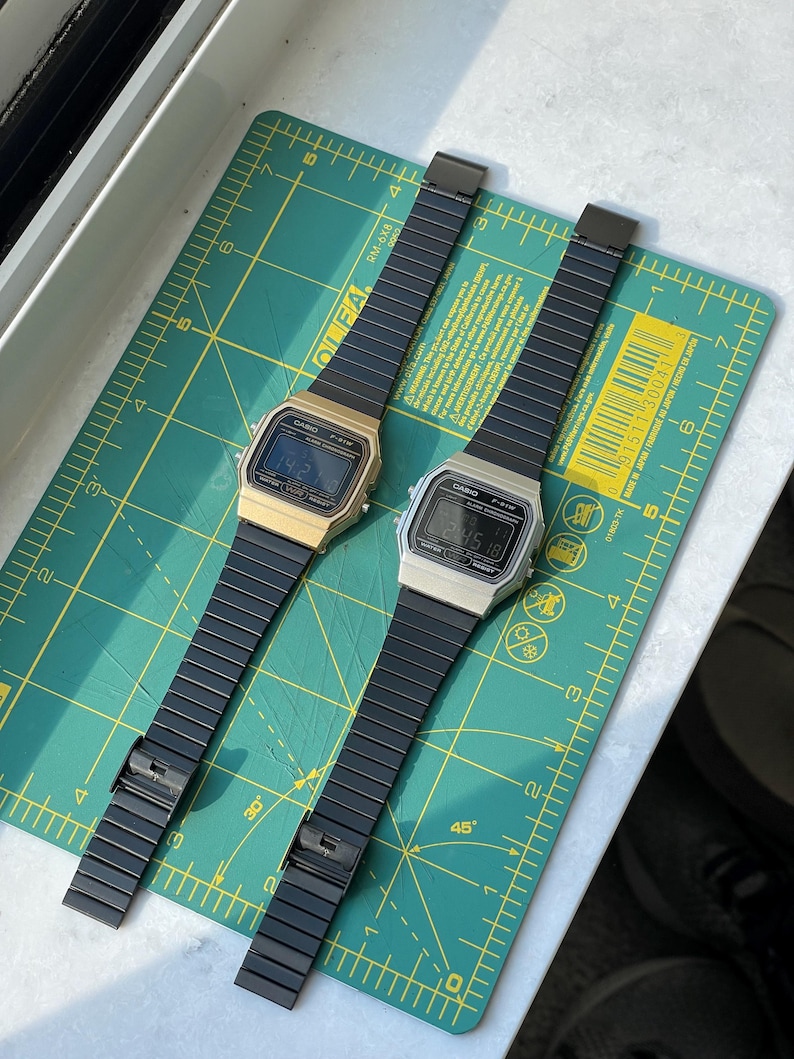 Custom Casio F-91W Negative Display and Metal Band Mod With Custom Case ...
