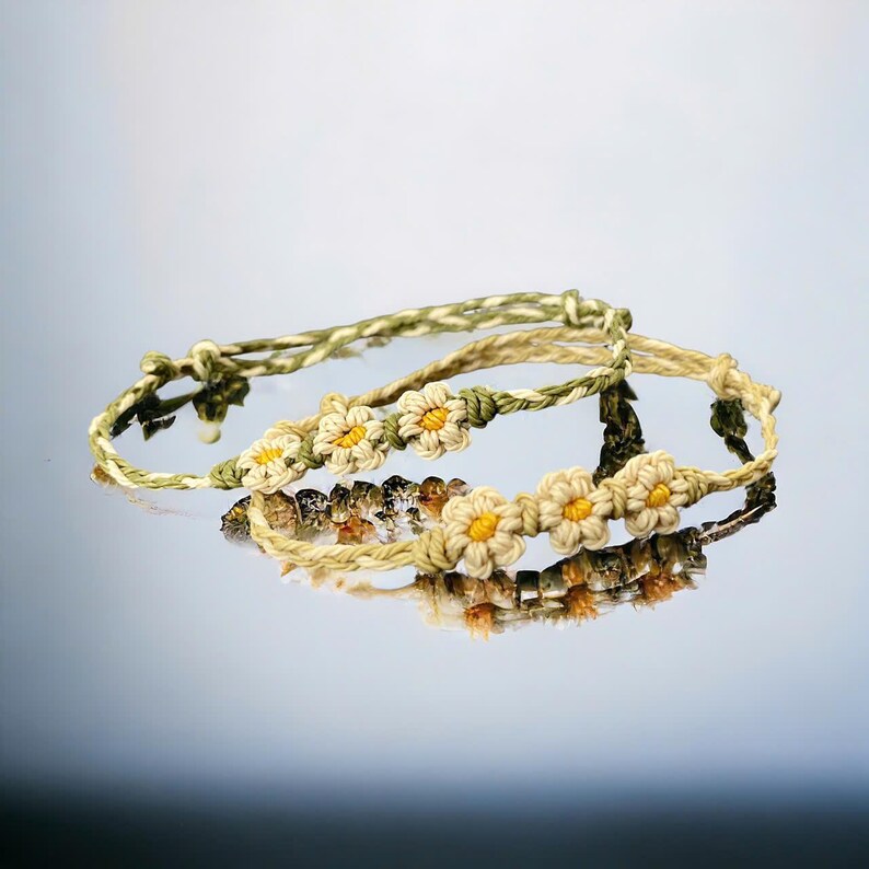 Set 2 of Daisy Chain Flower Macrame Bracelets, DAISY CHAIN Thread ...