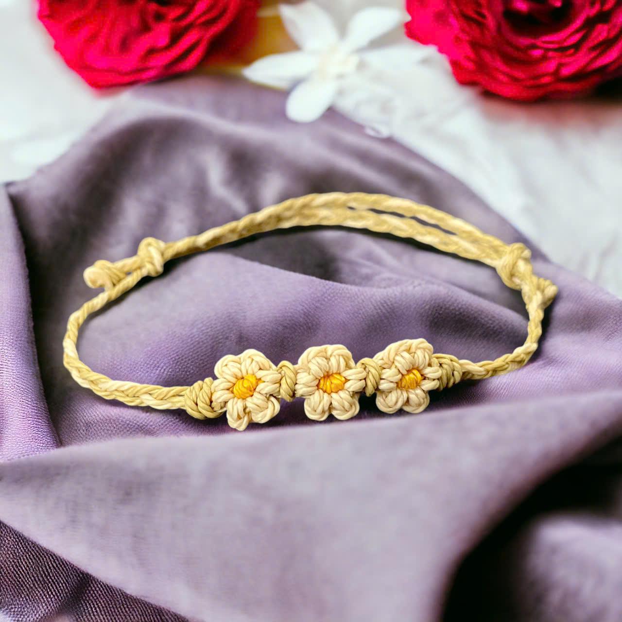 Set 2 of Daisy Chain Flower Macrame Bracelets, DAISY CHAIN Thread ...