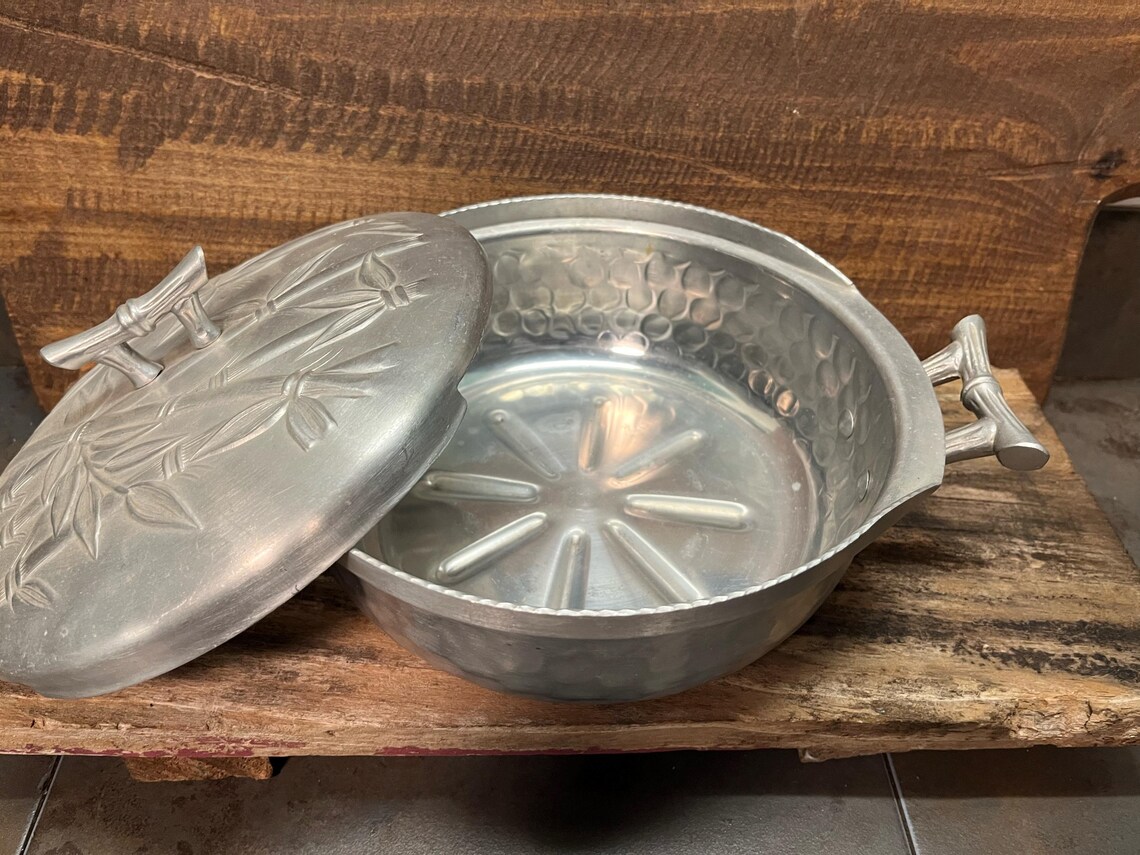 Everlast Forged Aluminum Casserole Dish With Handles and Lid. Bamboo ...