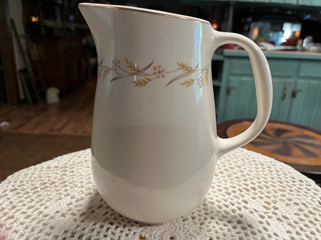 Harvest Pitcher by Universal Ballerina Warranted 22 K Gold 45 Oz - Etsy