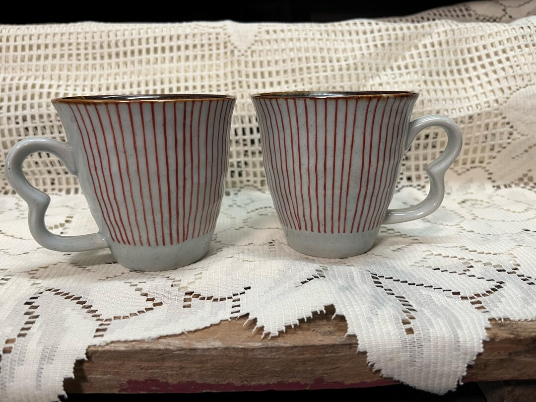 2 Adorable Little Vintage Mugs ,so Cute ! - Etsy