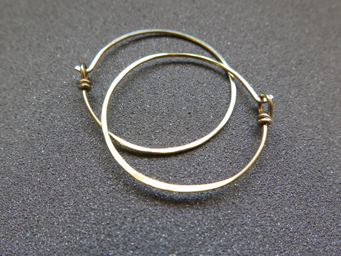 Aros de niobio de oro amarillo. Pendientes de aro de 1 - Etsy España