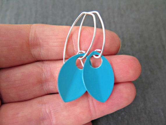 Anodized aluminum jewelry store