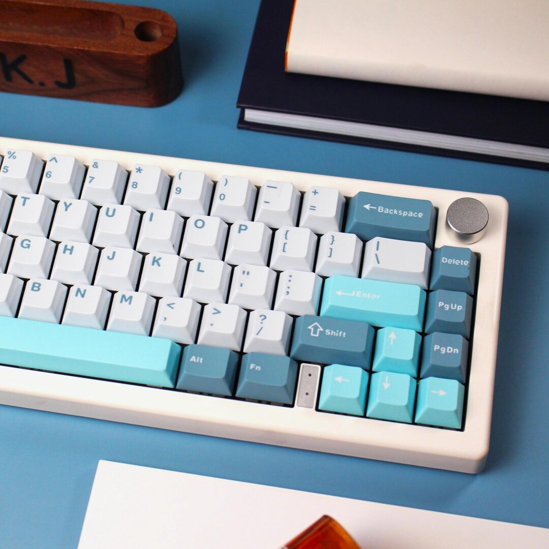 Daybreak Mechanical Keyboard - GMK67 Blue GMK Shoko Keycaps Custom ...